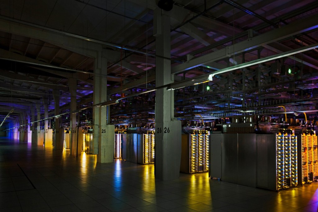 Look Inside Google Data Center - TECHNIG